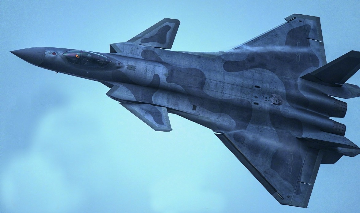 J-20 to Take to the Offensive; New Stealthy Refuelling Capability ...