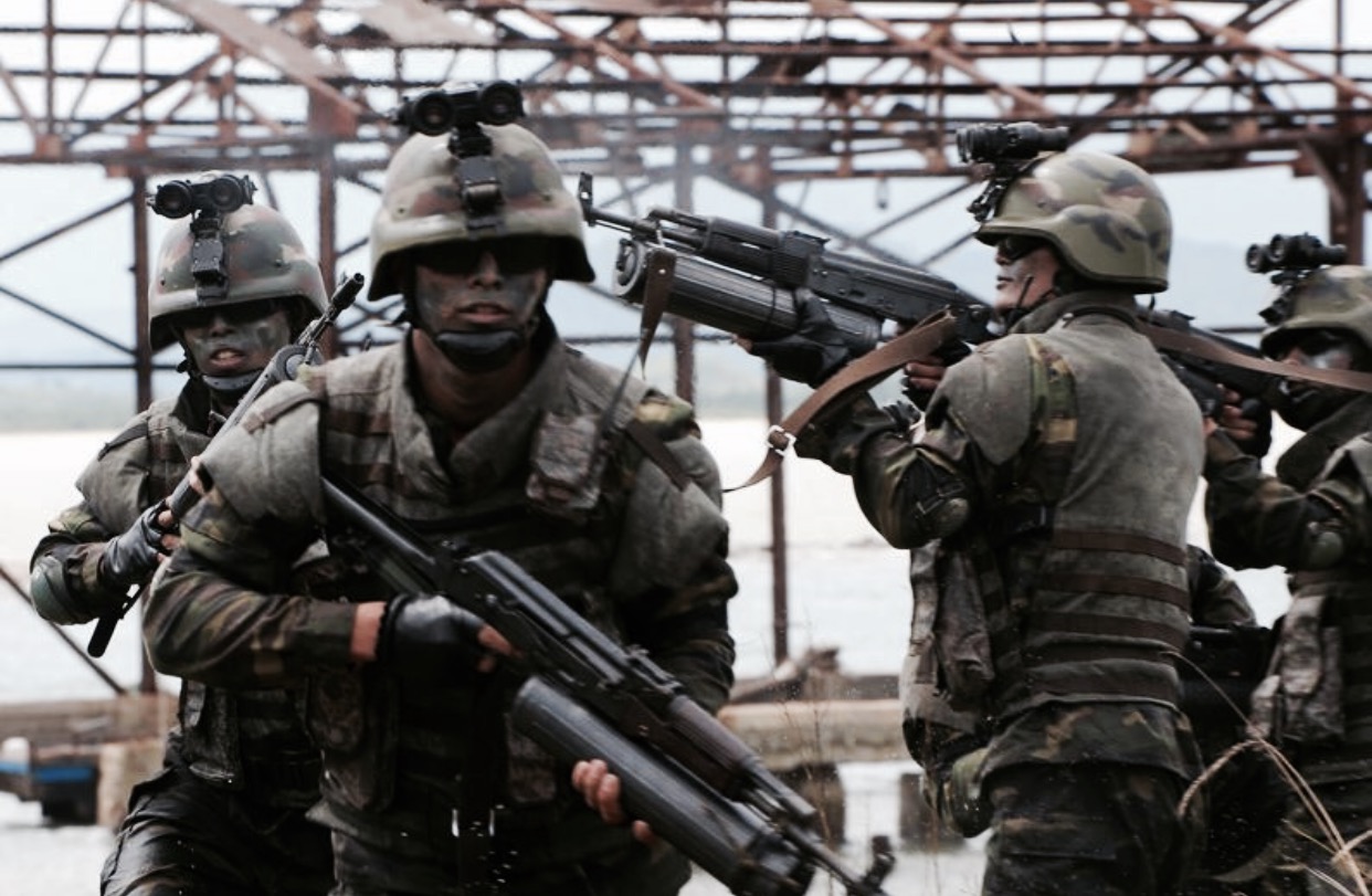 North Korean Special Forces Training NK Leader Inspects Special