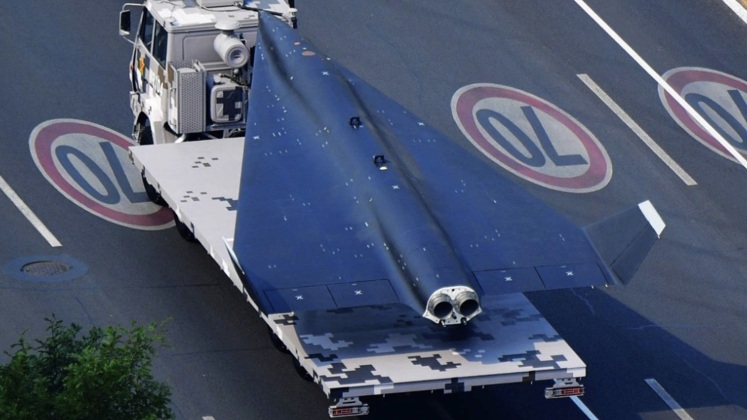 China’s First Sixth Gen. Fighter Spotted From the Air? New Tailless ...