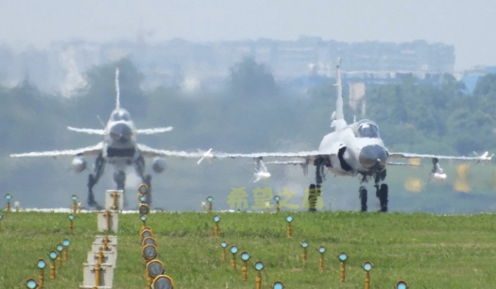 JF-17 Block 3 vs. J-10C: Comparing China's Two Advanced New Single ...