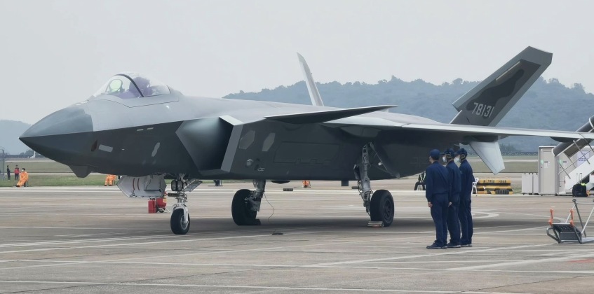 Zhuhai Air Show Reveals China’s Fleet of J-20 Fifth Generation Fighters ...