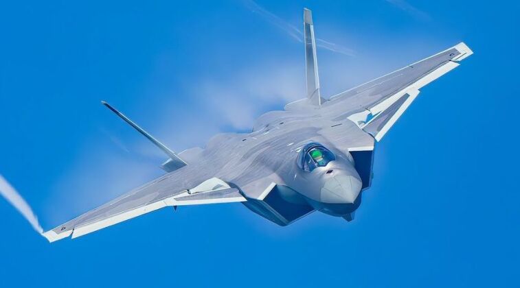 First Ever Missile Launch Footage Shows Why China’s J-20 Fighter is ...
