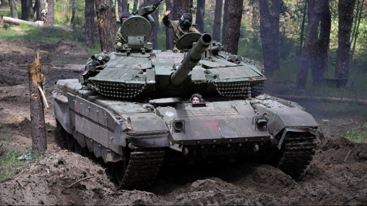 Russian T-90M Tanks Integrate New Arena-M Active Protection System - Can Now Shoot Down Incoming ...